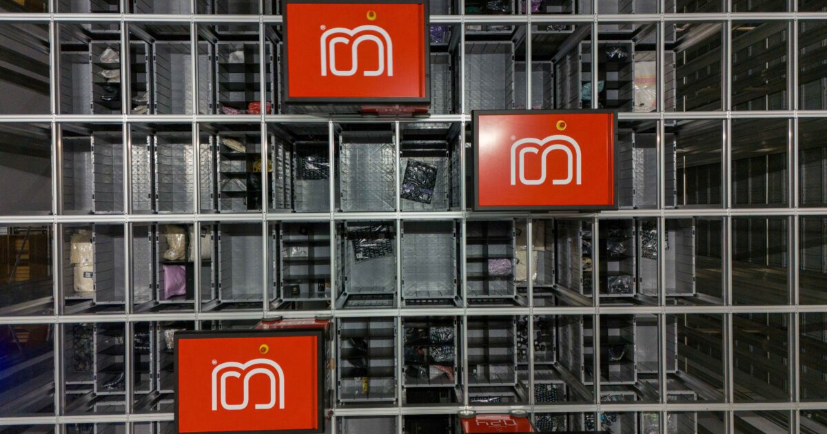 Fashion logistics Outsourcing | Is it time to outsource? | Bleckmann